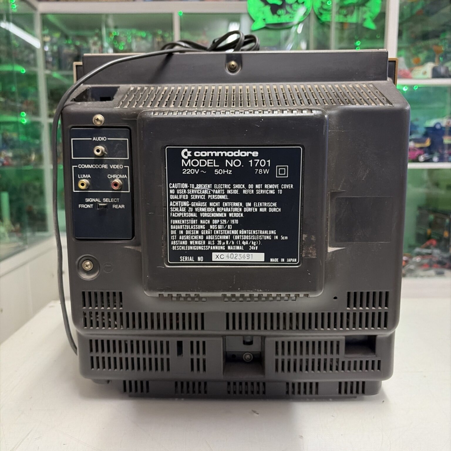 Commodore C64 Computer Video Monitor Model 1701 RETRO GAMES c64 vic20 ...